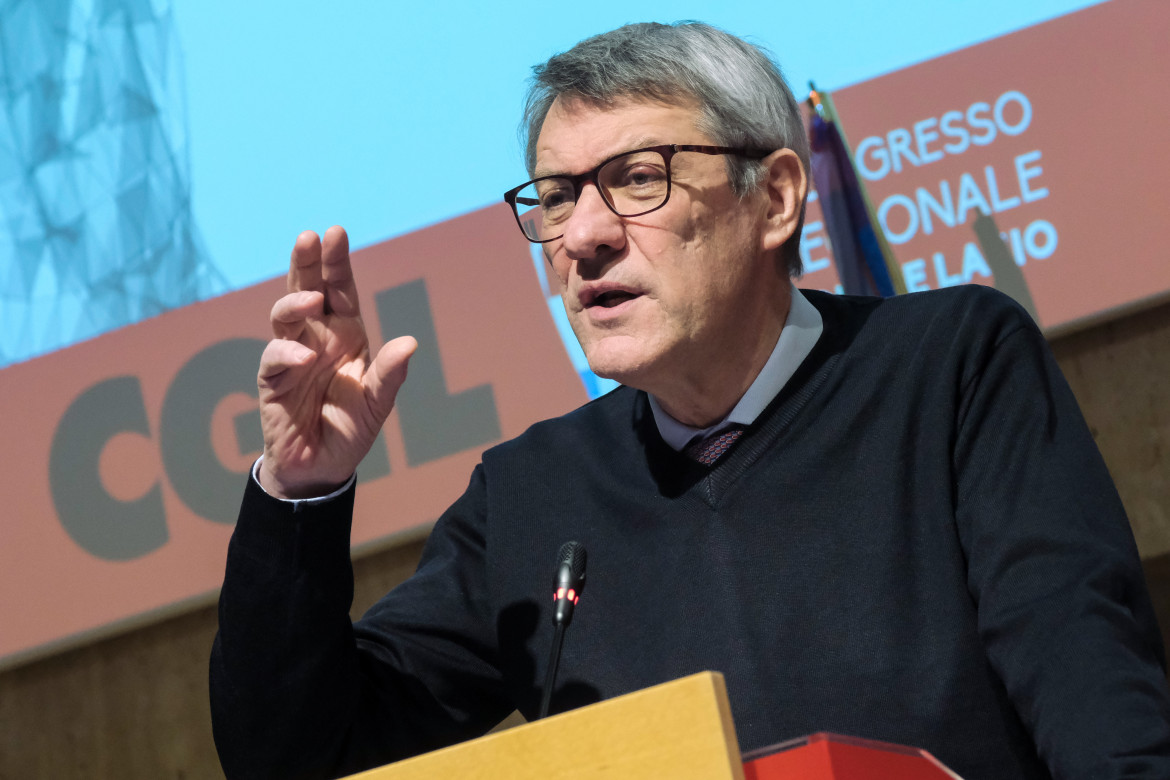 Landini a Civitavecchia: “Uscire dal fossile si può” | il manifesto