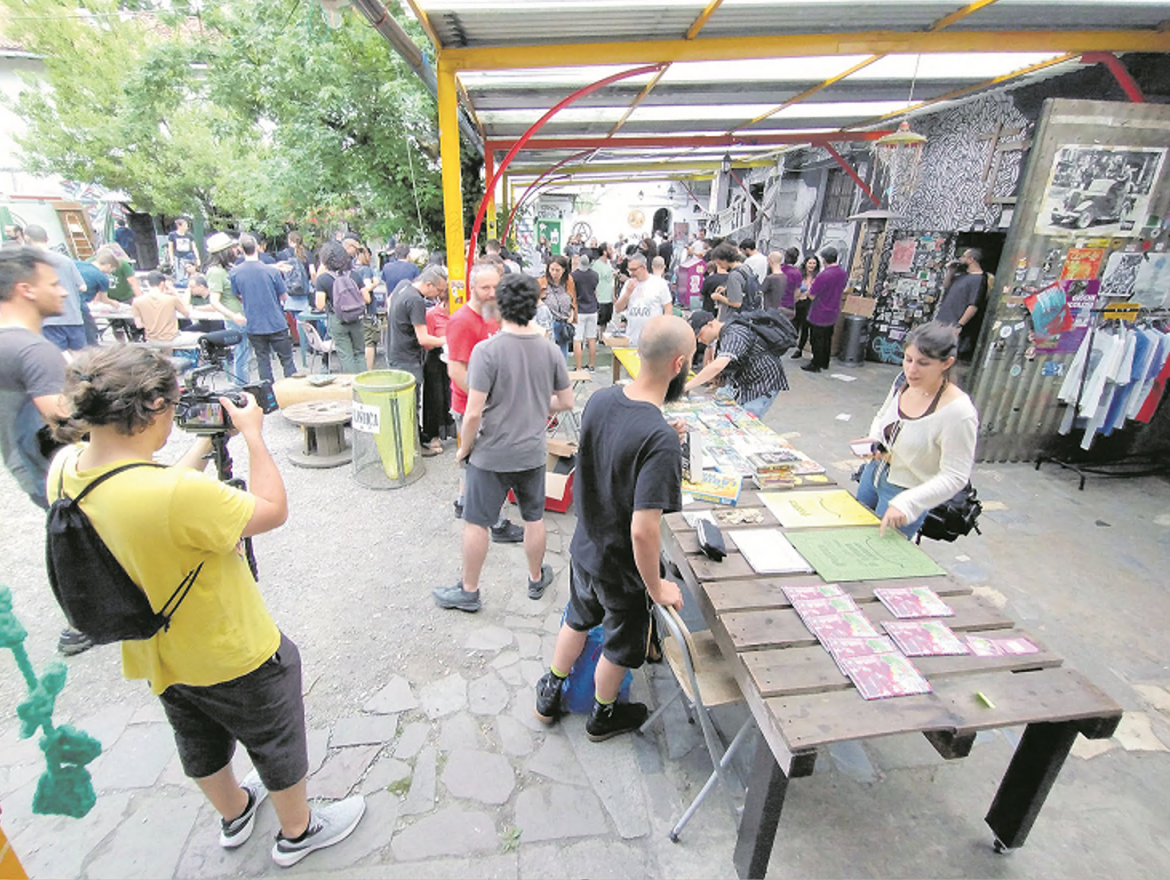 Zona Warpa, festa ribelle | il manifesto